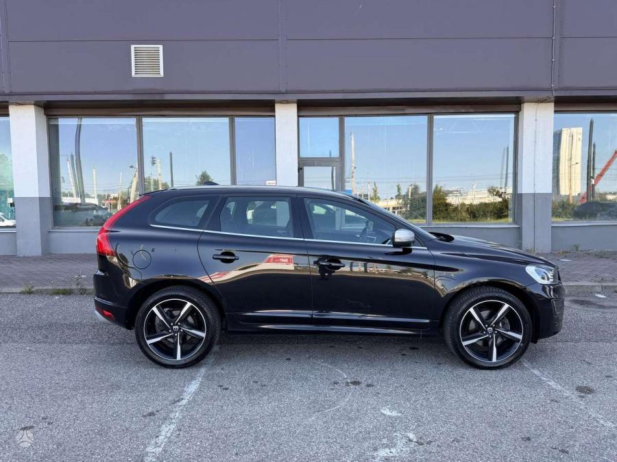 Melns Volvo XC60 2014 Viļņa, ar dzinēja tilpumu 2.40 L un nobraukumu 175 tūkst. km par 14950 €, foto 3 vietnē AUTOMOTO.COM.LV