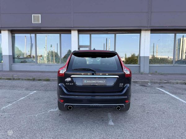 Melns Volvo XC60 2014 Viļņa, ar dzinēja tilpumu 2.40 L un nobraukumu 175 tūkst. km par 14950 €, foto 4 vietnē AUTOMOTO.COM.LV