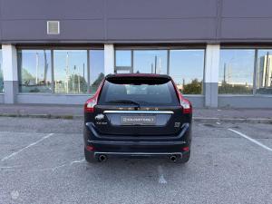 Melns Volvo XC60 2014 Viļņa, ar dzinēja tilpumu 2.40 L un nobraukumu 175 tūkst. km par 14950 €, foto 5 vietnē AUTOMOTO.COM.LV
