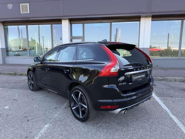 Melns Volvo XC60 2014 Viļņa, ar dzinēja tilpumu 2.40 L un nobraukumu 175 tūkst. km par 14950 €, foto 5 vietnē AUTOMOTO.COM.LV