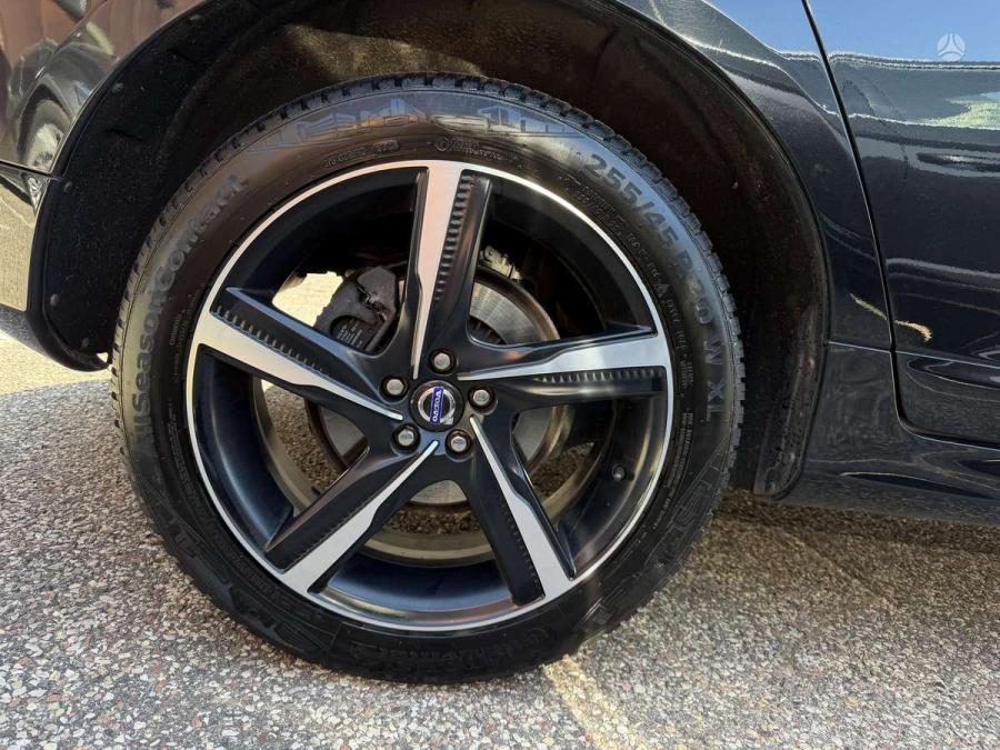 Melns Volvo XC60 2014 Viļņa, ar dzinēja tilpumu 2.40 L un nobraukumu 175 tūkst. km par 14950 €, foto 11 vietnē AUTOMOTO.COM.LV