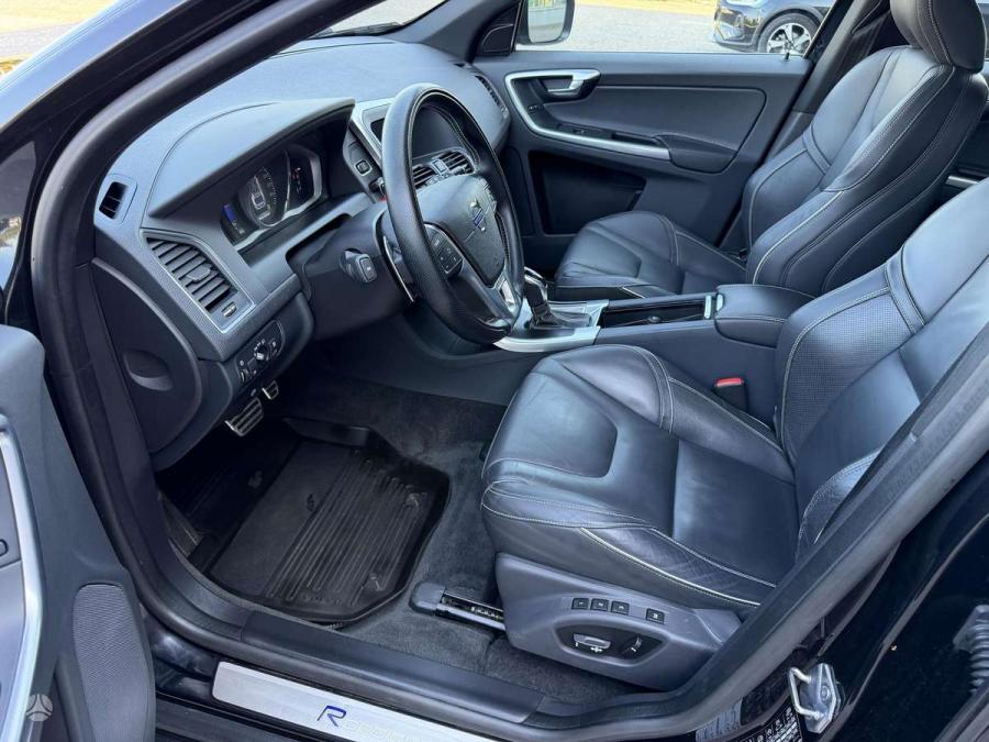Melns Volvo XC60 2014 Viļņa, ar dzinēja tilpumu 2.40 L un nobraukumu 175 tūkst. km par 14950 €, foto 13 vietnē AUTOMOTO.COM.LV