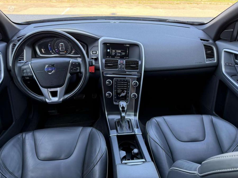 Melns Volvo XC60 2014 Viļņa, ar dzinēja tilpumu 2.40 L un nobraukumu 175 tūkst. km par 14950 €, foto 14 vietnē AUTOMOTO.COM.LV