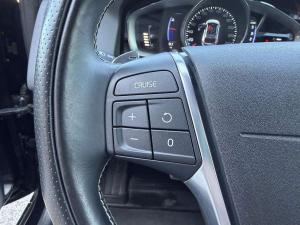 Melns Volvo XC60 2014 Viļņa, ar dzinēja tilpumu 2.40 L un nobraukumu 175 tūkst. km par 14950 €, foto 22 vietnē AUTOMOTO.COM.LV