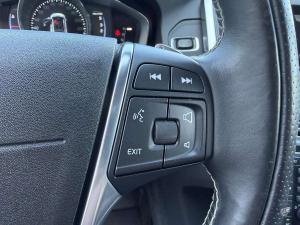 Melns Volvo XC60 2014 Viļņa, ar dzinēja tilpumu 2.40 L un nobraukumu 175 tūkst. km par 14950 €, foto 23 vietnē AUTOMOTO.COM.LV