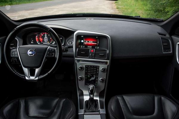 Black Volvo XC60 2014 in Elektrenai, with an engine capacity of 2.40 L and mileage of 285 thousand km for 11950 €, photo 9 on AUTOMOTO.COM.LV