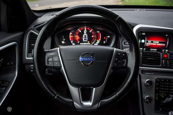 Black Volvo XC60 2014 in Elektrenai, with an engine capacity of 2.40 L and mileage of 285 thousand km for 11950 €, photo 10 on AUTOMOTO.COM.LV