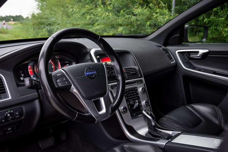 Melns Volvo XC60 2014 Elektrėnai, ar dzinēja tilpumu 2.40 L un nobraukumu 285 tūkst. km par 11950 €, foto 12 vietnē AUTOMOTO.COM.LV