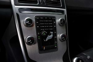 Melns Volvo XC60 2014 Elektrėnai, ar dzinēja tilpumu 2.40 L un nobraukumu 285 tūkst. km par 11950 €, foto 18 vietnē AUTOMOTO.COM.LV