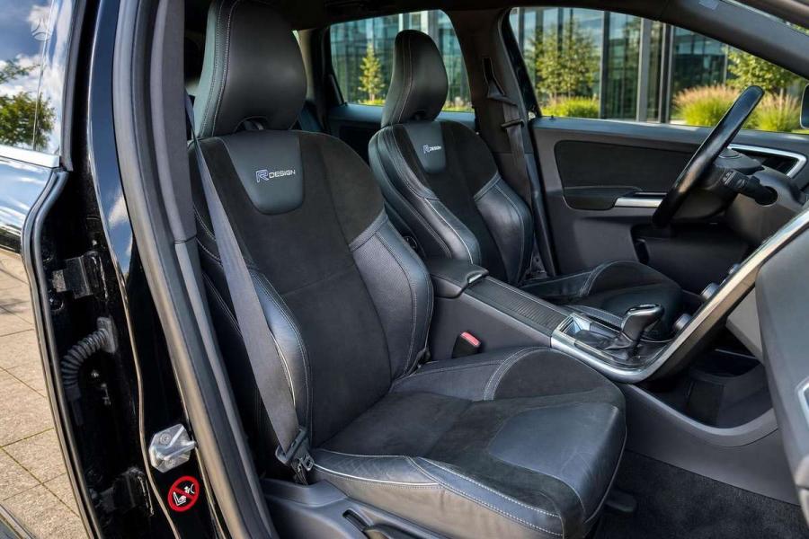 Melns Volvo XC60 2014 Viļņa, ar dzinēja tilpumu 2.00 L un nobraukumu 177 tūkst. km par 10650 €, foto 11 vietnē AUTOMOTO.COM.LV
