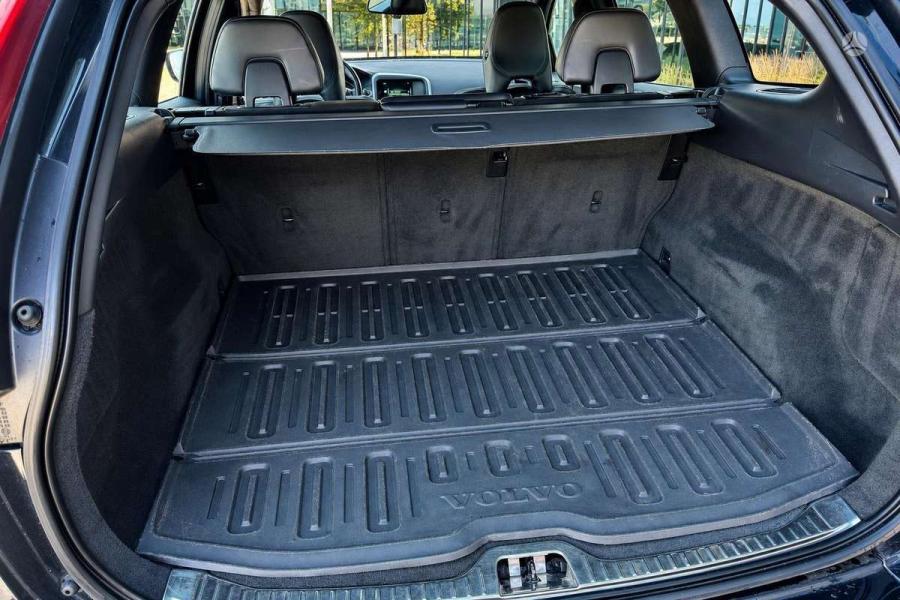 Melns Volvo XC60 2014 Viļņa, ar dzinēja tilpumu 2.00 L un nobraukumu 177 tūkst. km par 10650 €, foto 15 vietnē AUTOMOTO.COM.LV