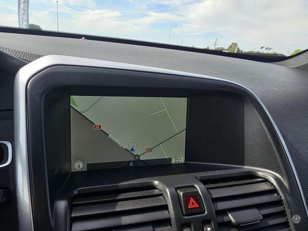 Black Volvo XC60 2014 in Ukmerge, with an engine capacity of 1.98 L and mileage of 303 thousand km for 9750 €, photo 9 on AUTOMOTO.COM.LV