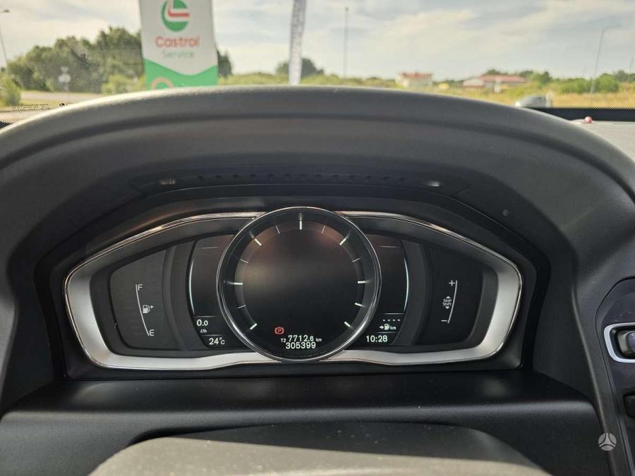 Melns Volvo XC60 2014 Ukmergė, ar dzinēja tilpumu 1.98 L un nobraukumu 303 tūkst. km par 9750 €, foto 12 vietnē AUTOMOTO.COM.LV