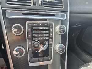Melns Volvo XC60 2014 Ukmergė, ar dzinēja tilpumu 1.98 L un nobraukumu 303 tūkst. km par 9750 €, foto 14 vietnē AUTOMOTO.COM.LV