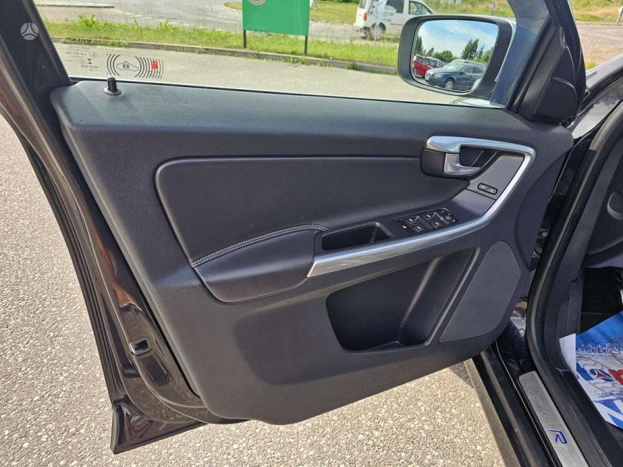 Melns Volvo XC60 2014 Ukmergė, ar dzinēja tilpumu 1.98 L un nobraukumu 303 tūkst. km par 9750 €, foto 15 vietnē AUTOMOTO.COM.LV