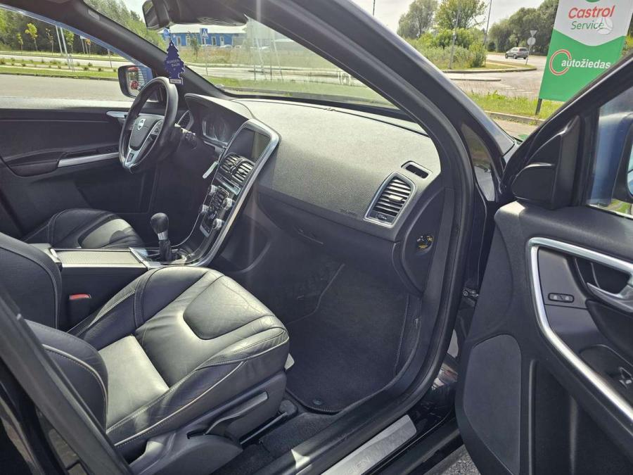 Melns Volvo XC60 2014 Ukmergė, ar dzinēja tilpumu 1.98 L un nobraukumu 303 tūkst. km par 9750 €, foto 22 vietnē AUTOMOTO.COM.LV