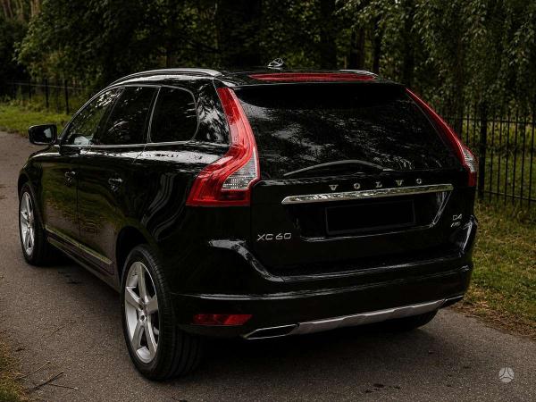 Melns Volvo XC60 2014 Viļņa, ar dzinēja tilpumu 2.40 L un nobraukumu 292 tūkst. km par 13800 €, foto 8 vietnē AUTOMOTO.COM.LV