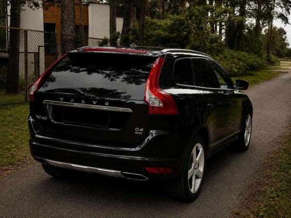 Melns Volvo XC60 2014 Viļņa, ar dzinēja tilpumu 2.40 L un nobraukumu 292 tūkst. km par 13800 €, foto 10 vietnē AUTOMOTO.COM.LV