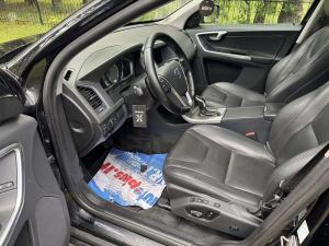Melns Volvo XC60 2014 Viļņa, ar dzinēja tilpumu 2.40 L un nobraukumu 292 tūkst. km par 13800 €, foto 13 vietnē AUTOMOTO.COM.LV