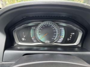 Melns Volvo XC60 2014 Viļņa, ar dzinēja tilpumu 2.40 L un nobraukumu 292 tūkst. km par 13800 €, foto 25 vietnē AUTOMOTO.COM.LV