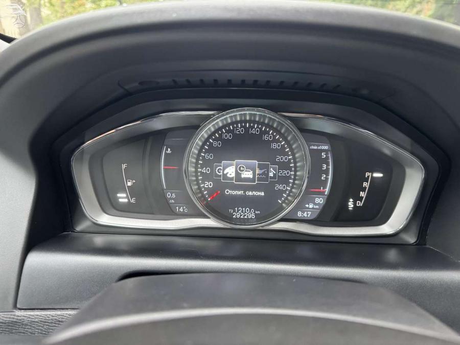 Melns Volvo XC60 2014 Viļņa, ar dzinēja tilpumu 2.40 L un nobraukumu 292 tūkst. km par 13800 €, foto 26 vietnē AUTOMOTO.COM.LV