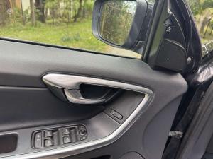Melns Volvo XC60 2014 Viļņa, ar dzinēja tilpumu 2.40 L un nobraukumu 292 tūkst. km par 13800 €, foto 29 vietnē AUTOMOTO.COM.LV