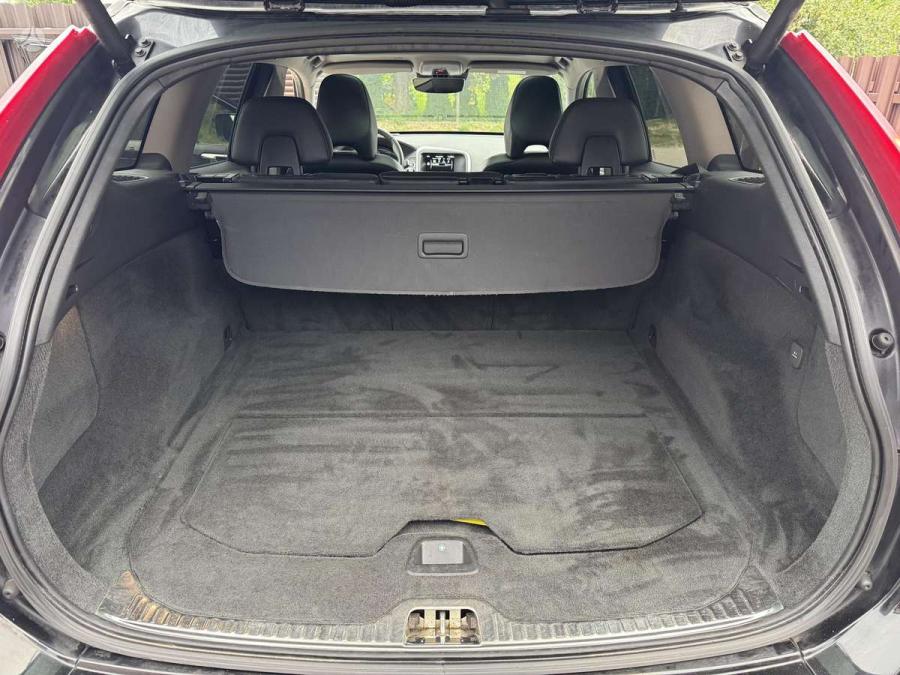 Melns Volvo XC60 2014 Viļņa, ar dzinēja tilpumu 2.40 L un nobraukumu 292 tūkst. km par 13800 €, foto 30 vietnē AUTOMOTO.COM.LV