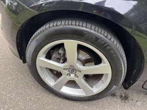Melns Volvo XC60 2014 Viļņa, ar dzinēja tilpumu 2.40 L un nobraukumu 292 tūkst. km par 13800 €, foto 32 vietnē AUTOMOTO.COM.LV