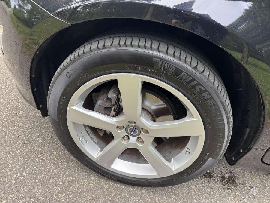 Melns Volvo XC60 2014 Viļņa, ar dzinēja tilpumu 2.40 L un nobraukumu 292 tūkst. km par 13800 €, foto 32 vietnē AUTOMOTO.COM.LV