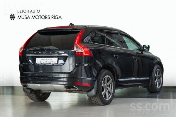 Black Volvo XC60 2014 in Riga, with an engine capacity of 2.40 L and mileage of 269 thousand km for 12500 €, photo 3 on AUTOMOTO.COM.LV