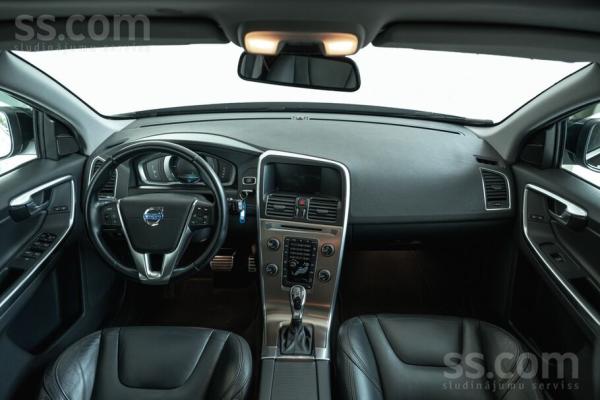 Black Volvo XC60 2014 in Riga, with an engine capacity of 2.40 L and mileage of 269 thousand km for 12500 €, photo 5 on AUTOMOTO.COM.LV