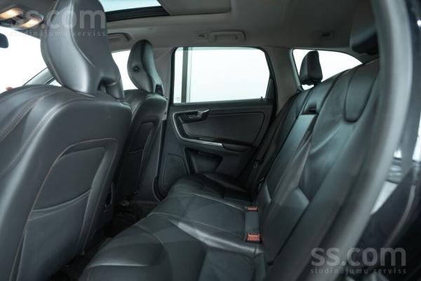 Black Volvo XC60 2014 in Riga, with an engine capacity of 2.40 L and mileage of 269 thousand km for 12500 €, photo 7 on AUTOMOTO.COM.LV