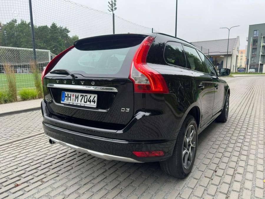 Black Volvo XC60 2014 in Vilnius, with an engine capacity of 1.98 L and mileage of 295 thousand km for 10100 €, photo 11 on AUTOMOTO.COM.LV