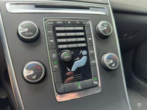 Black Volvo XC60 2014 in Vilnius, with an engine capacity of 1.98 L and mileage of 295 thousand km for 10100 €, photo 19 on AUTOMOTO.COM.LV