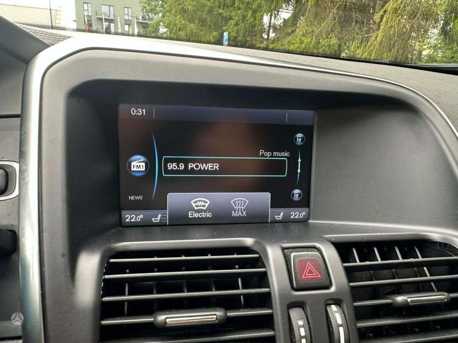 Black Volvo XC60 2014 in Vilnius, with an engine capacity of 1.98 L and mileage of 295 thousand km for 10100 €, photo 30 on AUTOMOTO.COM.LV