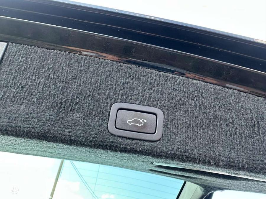 Black Volvo XC60 2014 in Vilnius, with an engine capacity of 1.98 L and mileage of 295 thousand km for 10100 €, photo 33 on AUTOMOTO.COM.LV