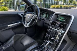 Black Volvo XC60 2014 in Vilnius, with an engine capacity of 2.00 L and mileage of 177 thousand km for 10350 €, photo 13 on AUTOMOTO.COM.LV
