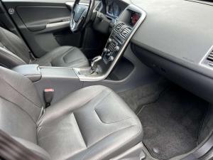 Melns Volvo XC60 2014 Kazlų Rūda, ar dzinēja tilpumu 1.97 L un nobraukumu 286 tūkst. km par 9000 €, foto 26 vietnē AUTOMOTO.COM.LV