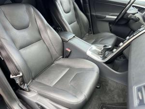 Melns Volvo XC60 2014 Kazlų Rūda, ar dzinēja tilpumu 1.97 L un nobraukumu 286 tūkst. km par 9000 €, foto 27 vietnē AUTOMOTO.COM.LV