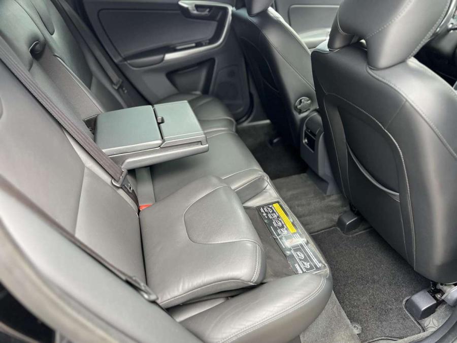 Melns Volvo XC60 2014 Kazlų Rūda, ar dzinēja tilpumu 1.97 L un nobraukumu 286 tūkst. km par 9000 €, foto 28 vietnē AUTOMOTO.COM.LV