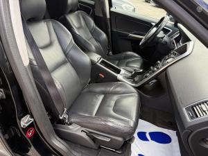 Melns Volvo XC60 2014 Šauļi, ar dzinēja tilpumu 2.40 L un nobraukumu 327 tūkst. km par 9650 €, foto 16 vietnē AUTOMOTO.COM.LV