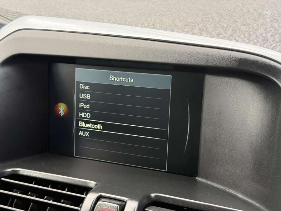Melns Volvo XC60 2014 Šauļi, ar dzinēja tilpumu 2.40 L un nobraukumu 327 tūkst. km par 9650 €, foto 22 vietnē AUTOMOTO.COM.LV