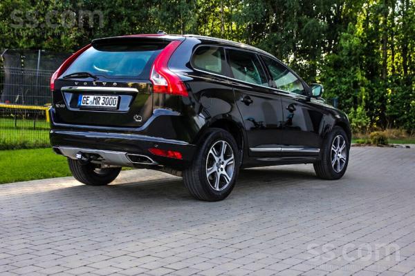 Black Volvo XC60 2014 in Jelgava, with an engine capacity of 2.00 L and mileage of 274 thousand km for 9996 €, photo 3 on AUTOMOTO.COM.LV