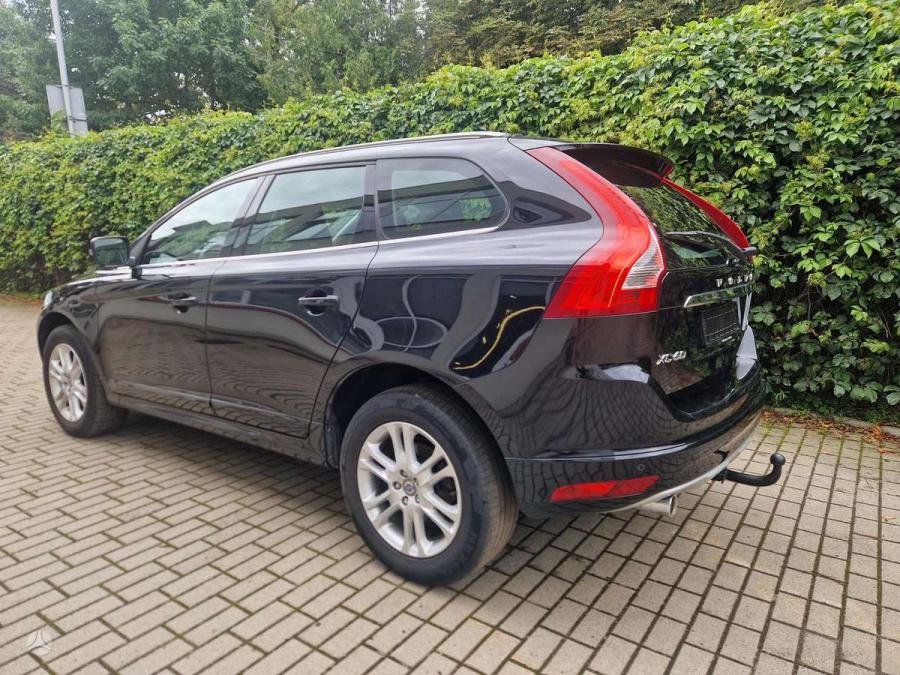 Melns Volvo XC60 2014 Viļņa, ar dzinēja tilpumu 1.98 L un nobraukumu 260 tūkst. km par 11650 €, foto 6 vietnē AUTOMOTO.COM.LV