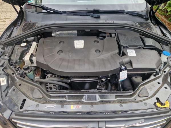 Black Volvo XC60 2014 in Vilnius, with an engine capacity of 1.98 L and mileage of 260 thousand km for 11650 €, photo 10 on AUTOMOTO.COM.LV