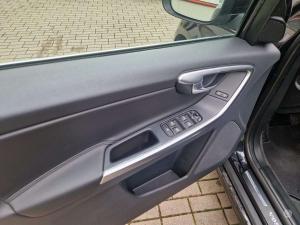 Melns Volvo XC60 2014 Viļņa, ar dzinēja tilpumu 1.98 L un nobraukumu 260 tūkst. km par 11650 €, foto 12 vietnē AUTOMOTO.COM.LV