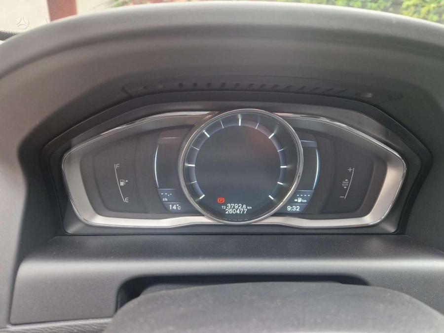 Melns Volvo XC60 2014 Viļņa, ar dzinēja tilpumu 1.98 L un nobraukumu 260 tūkst. km par 11650 €, foto 14 vietnē AUTOMOTO.COM.LV