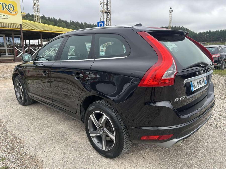 Melns Volvo XC60 2014 Viļņa, ar dzinēja tilpumu 2.40 L un nobraukumu 208 tūkst. km par 14350 €, foto 12 vietnē AUTOMOTO.COM.LV
