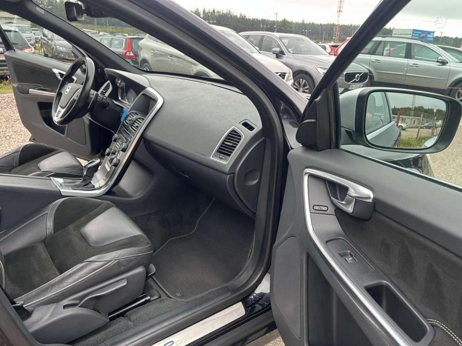 Melns Volvo XC60 2014 Viļņa, ar dzinēja tilpumu 2.40 L un nobraukumu 208 tūkst. km par 14350 €, foto 14 vietnē AUTOMOTO.COM.LV