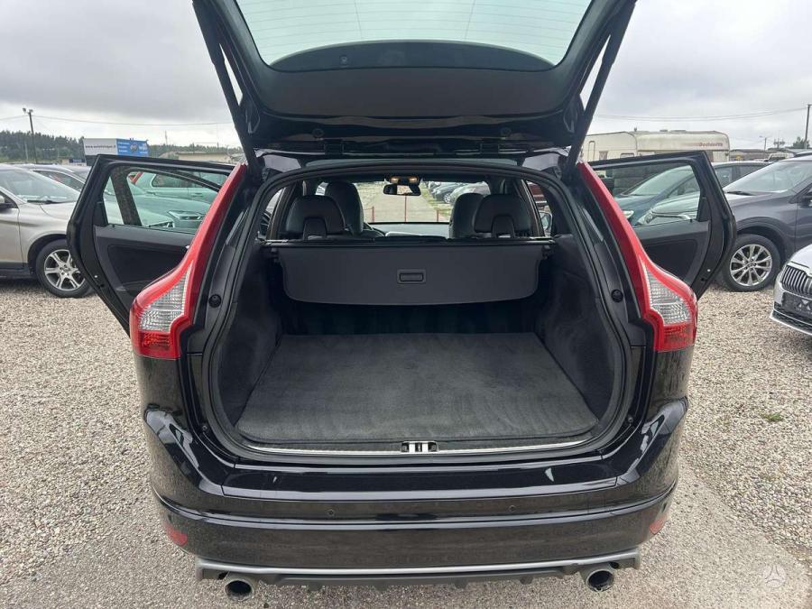 Melns Volvo XC60 2014 Viļņa, ar dzinēja tilpumu 2.40 L un nobraukumu 208 tūkst. km par 14350 €, foto 19 vietnē AUTOMOTO.COM.LV